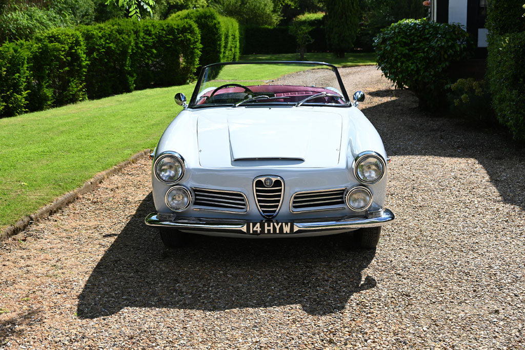 AR * 191872 * - Alfa Romeo 2600 Spider Touring