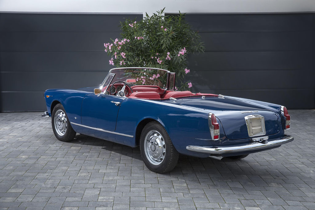 AR * 191269 * - Alfa Romeo 2600 Spider Touring